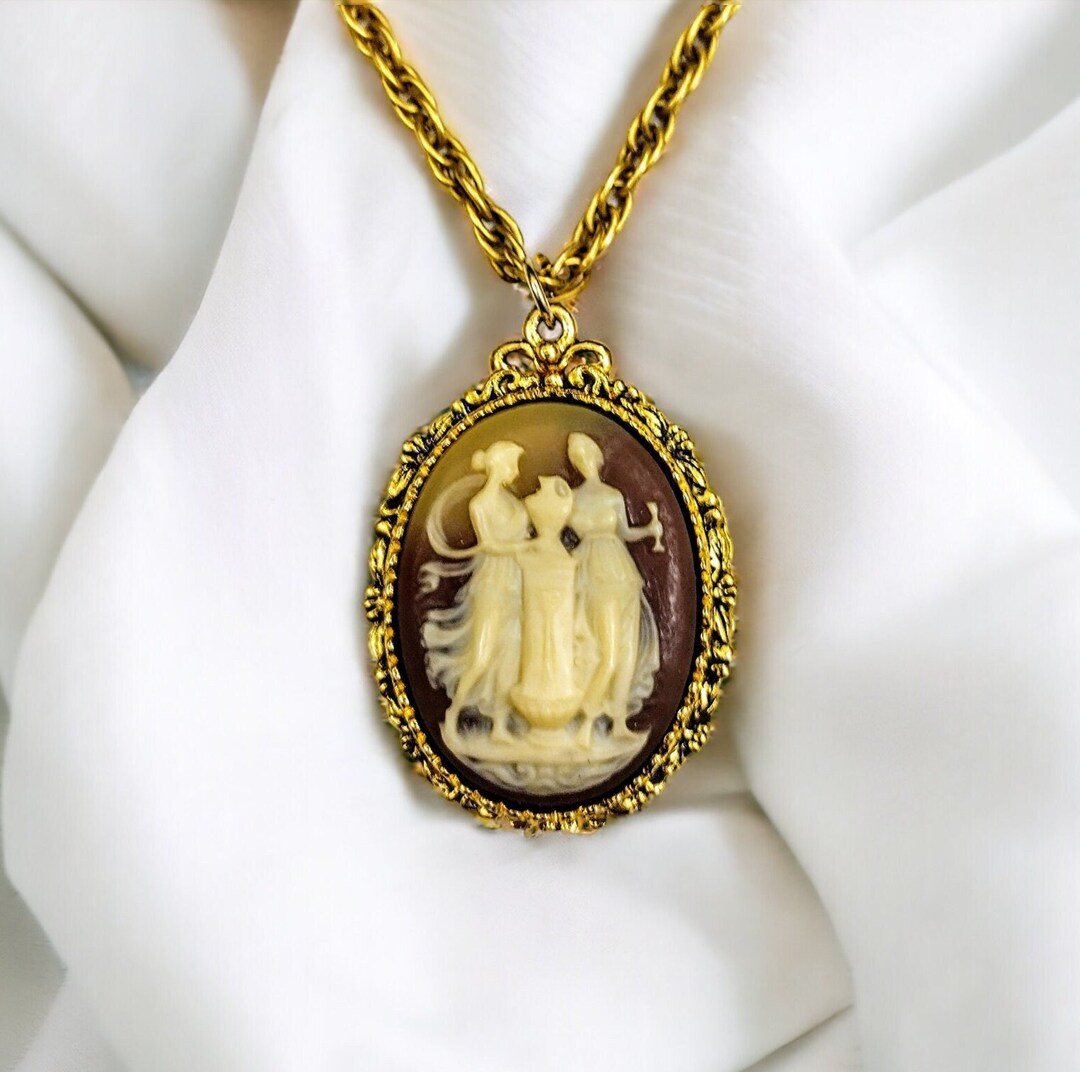 Vintage Jewelry Cameo Locket Pendant Necklace, Vintage Pendant Necklace ...