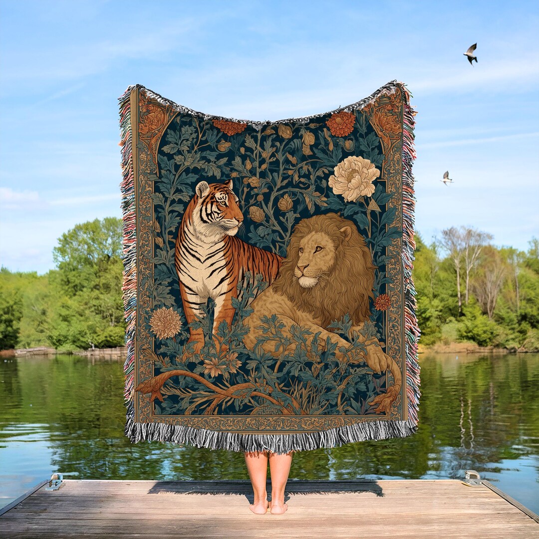 Lion and Tiger Tapestry Style Throws, Tapestries Renaissance, Woven ...
