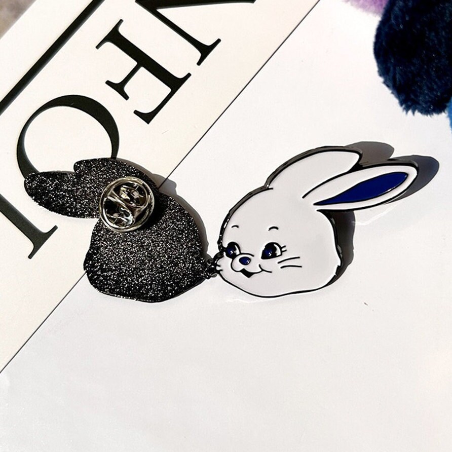 Newjeans Tokki Enamel Pin // Grip Tok for Phone Case - Etsy Canada