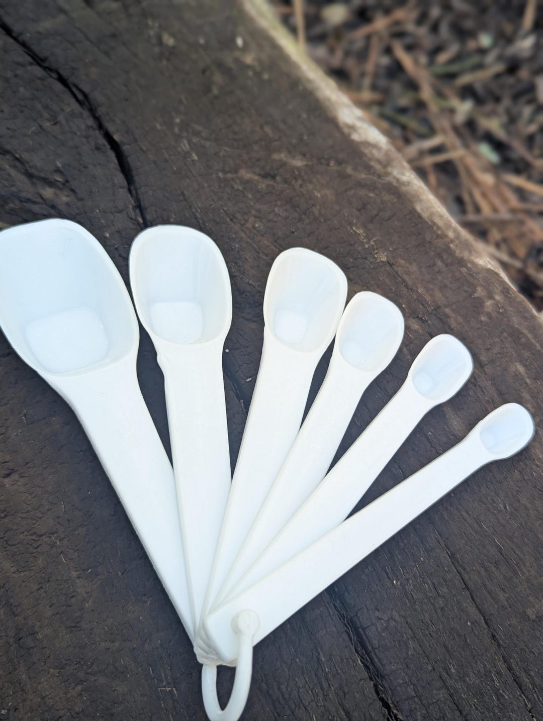 Tupperware White Measuring Spoons Set of Six 2231 (1/8 Tsp) 2232 (1/4 ...