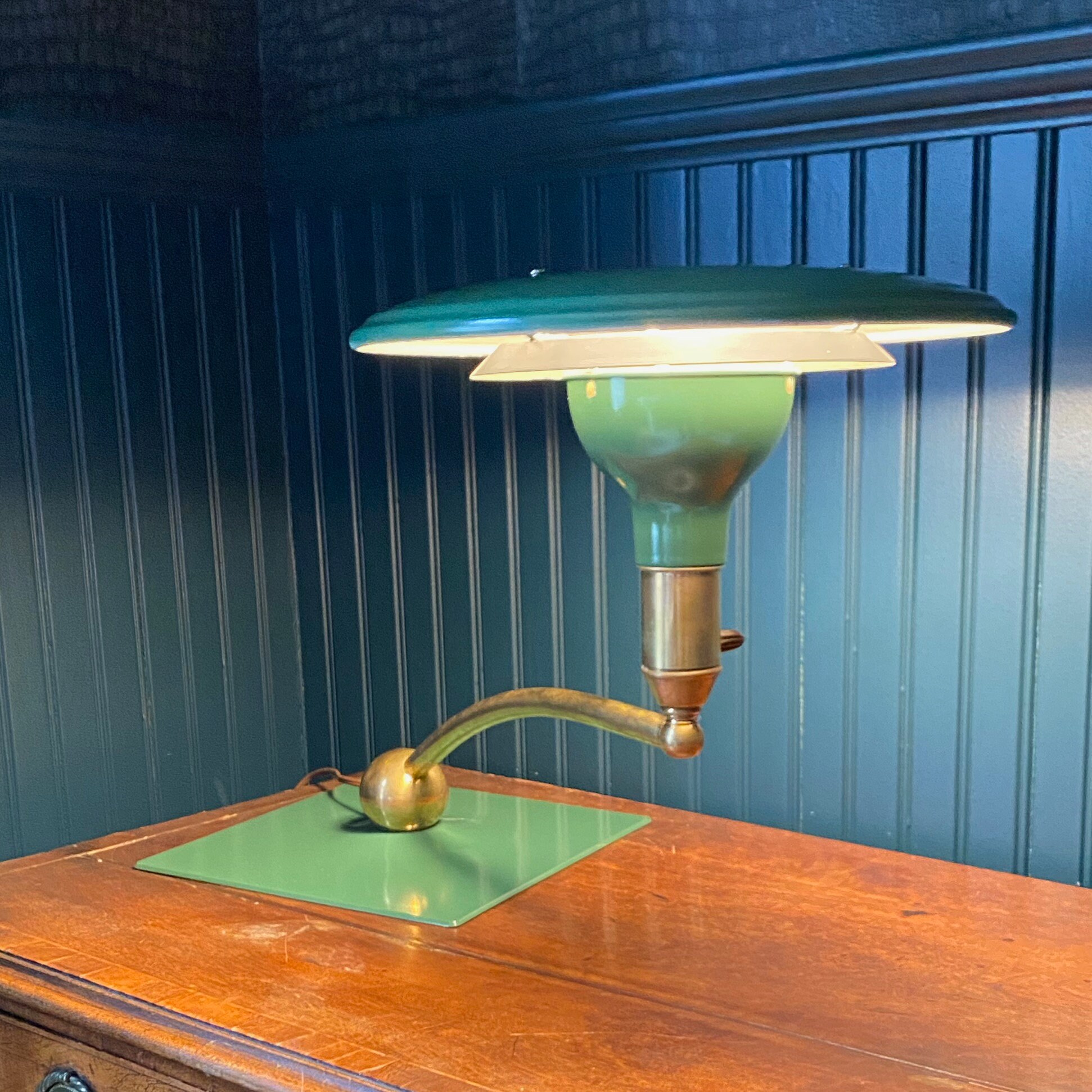 MG Wheeler MCM Sight Light, Desk Lamp - Etsy