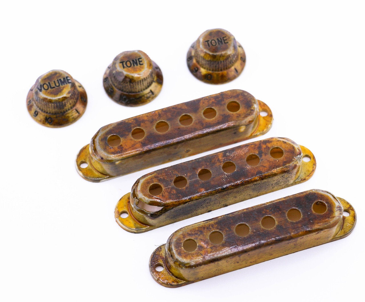 AGP ™ Relic Fender ® Stratocaster Aged Pickups Covers 50/50/52mm and ...