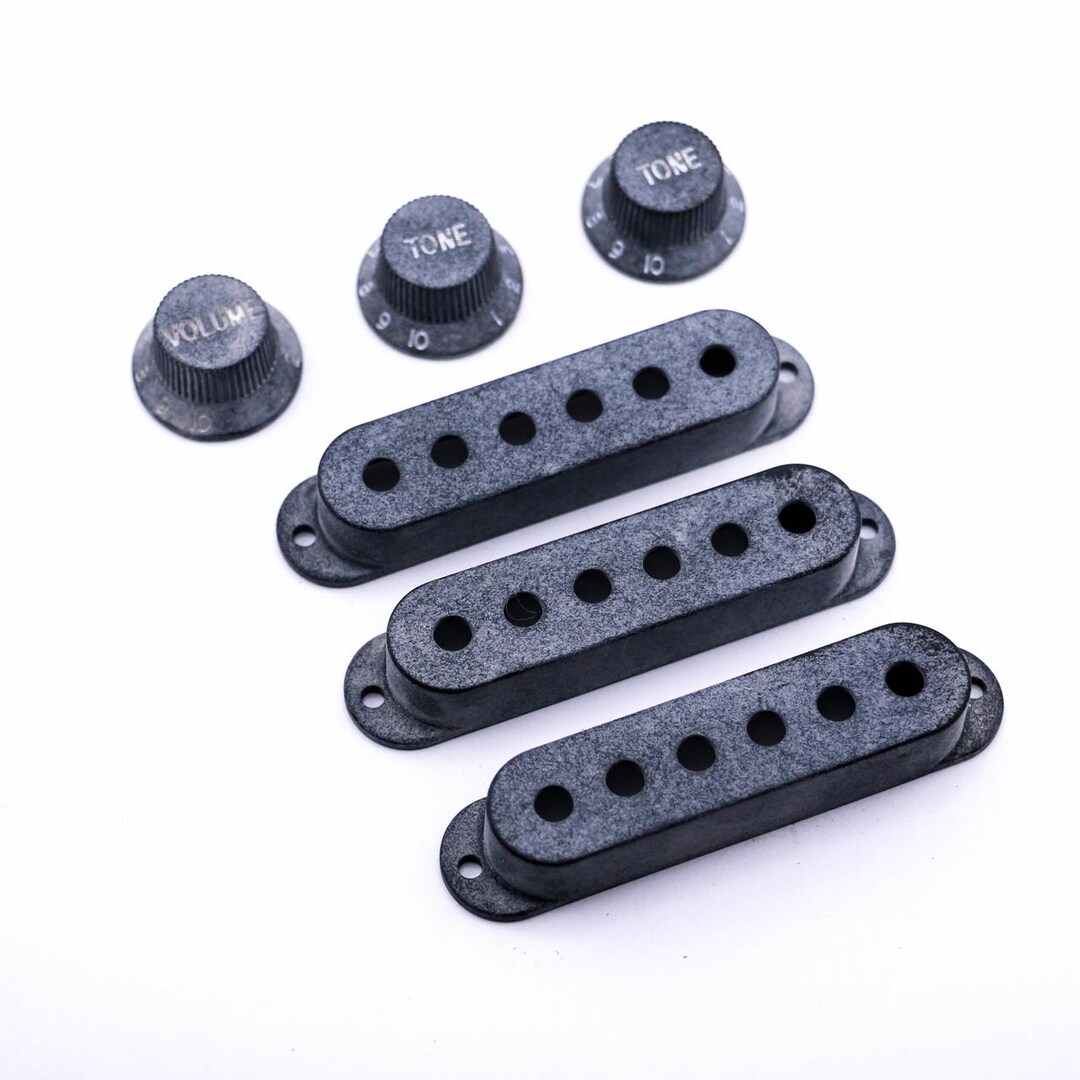 AGP ™ Relic Stratocaster ® Aged Pickups Covers *52/52/52mm Pole Spacing ...