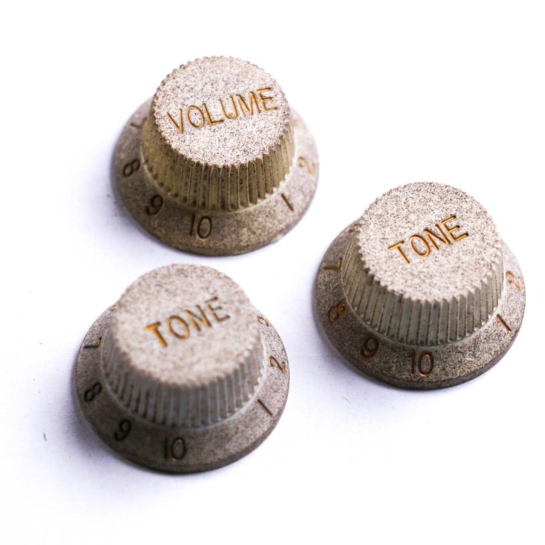 AGP ™ - Aged Relic Stratocaster ® Volume Tone Knobs 6mm Split Shafts ...