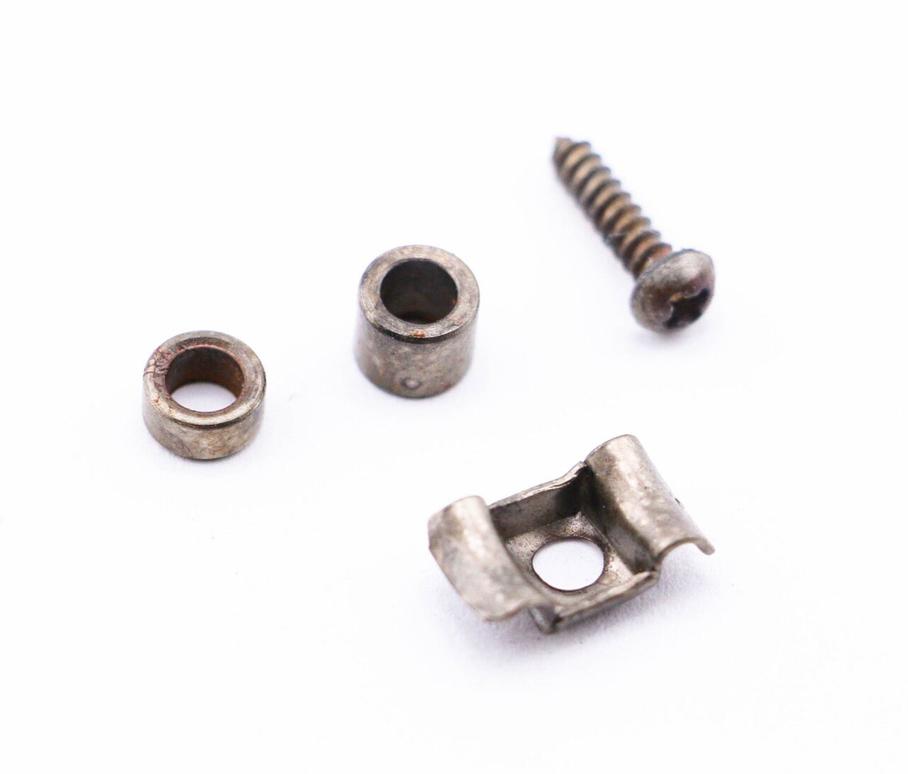 AGP ™ - Fender ® Strat ® Tele ® Aged Relic Butterfly String Retainer ...