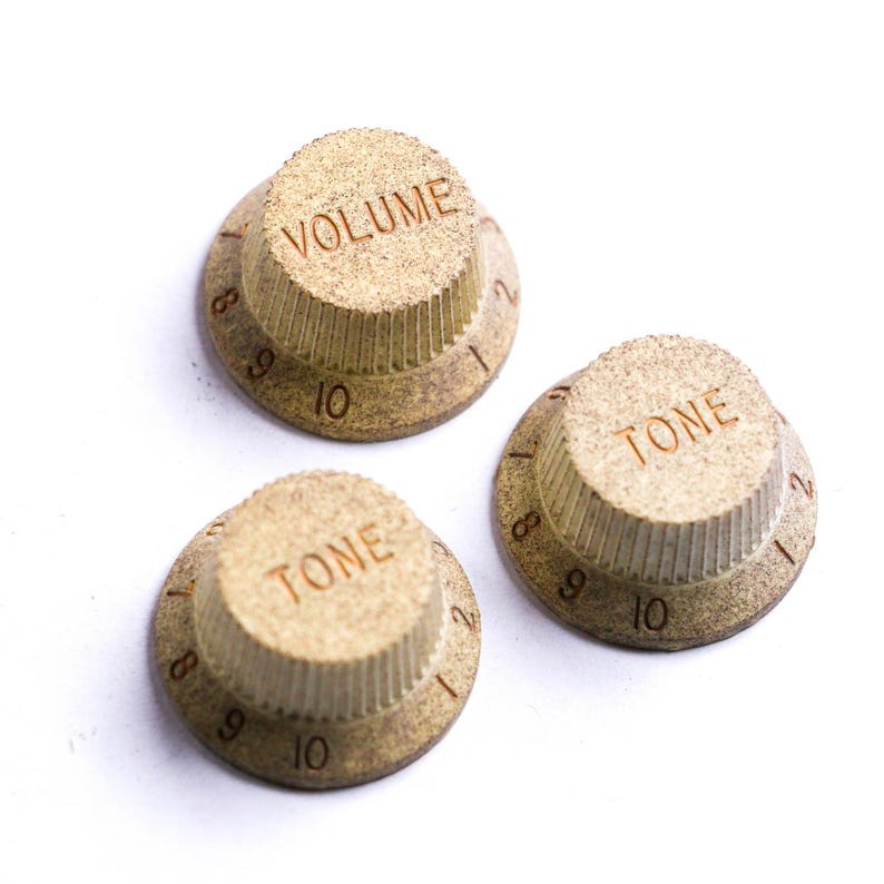 AGP ™ - Aged Relic Stratocaster ® Volume Tone Knobs 6mm Split Shafts ...