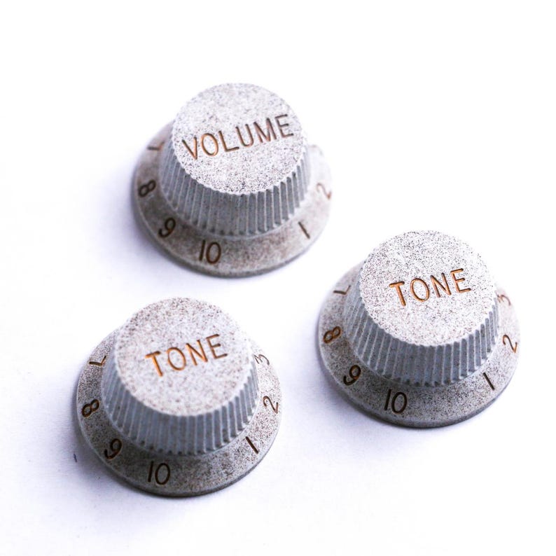 AGP ™ - Aged Relic Stratocaster ® Volume Tone Knobs 6mm Split Shafts ...