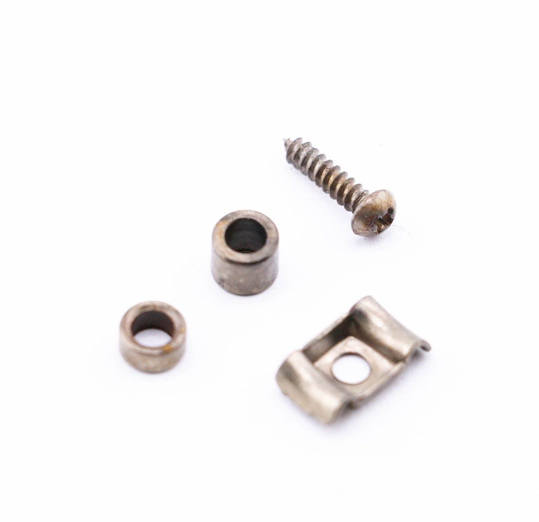 AGP ™ - Fender ® Strat ® Tele ® Aged Relic Butterfly String Retainer ...