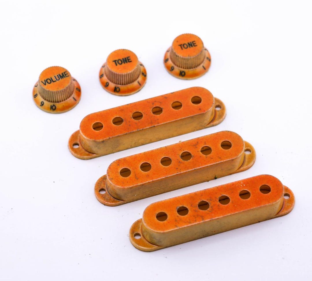 AGP ™ Relic Stratocaster ® Pickups Covers 52/52/52mm Pole Spacing Knobs ...