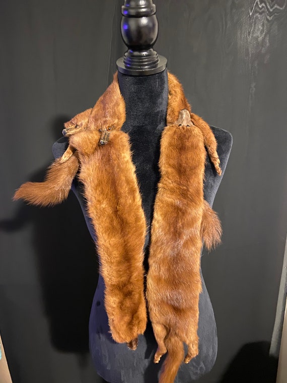 1960s Mink Stole with Bakelite chain + magnetic clasp - Gem