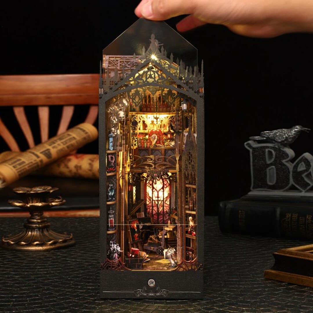 DIY William Castle Book Nook Kit, DIY Miniature Kit, Miniature Building ...