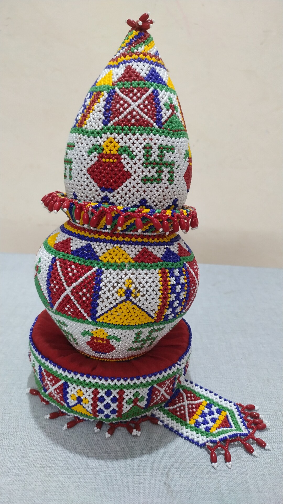 Hand Made Multicolour Loti Indhoni and Coconut With Beads Art Work ...