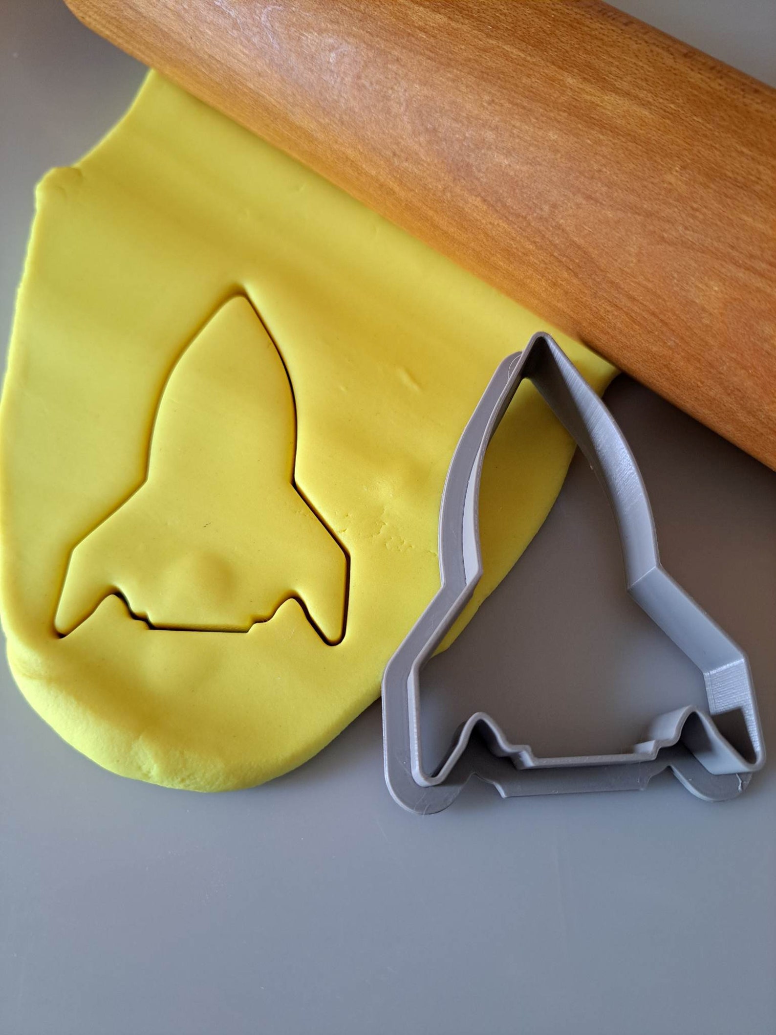 Retro Sci-fi Rocket Cookie Cutter. Great Little Boy Birthday Biscuit ...