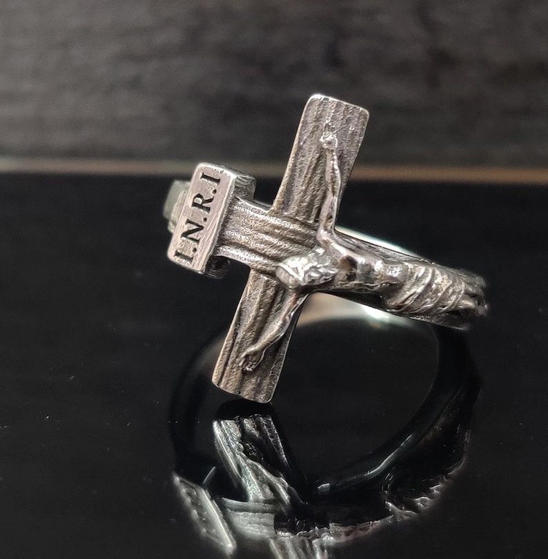 Jesus Christ Crucifix Cross Christian Band Ring in Sterling Silver ...