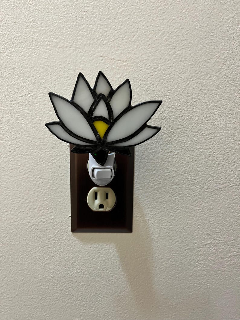 Handcrafted Lotus Flower Stain Glass Nightlight, White Lotus Stained ...