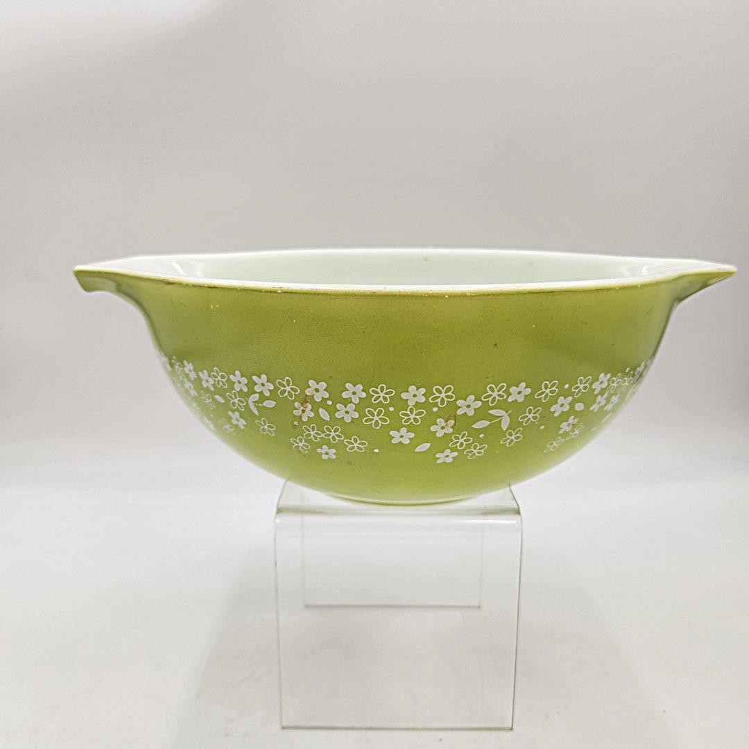 Vintage 1960's 70's Pyrex Number 443 Lime Green Spring Daisy Crazy ...