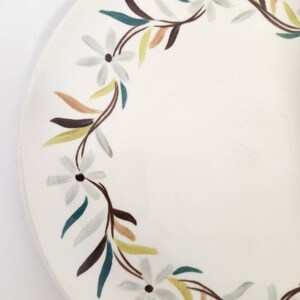 Vintage Red Wing Daisy Chain Dinner Plate - Hand Painted - Made in USA ...