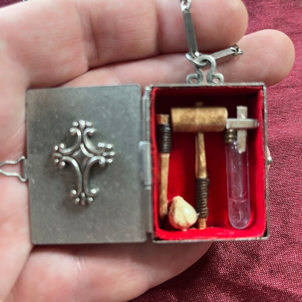 Vampire Hunting Kit - Etsy