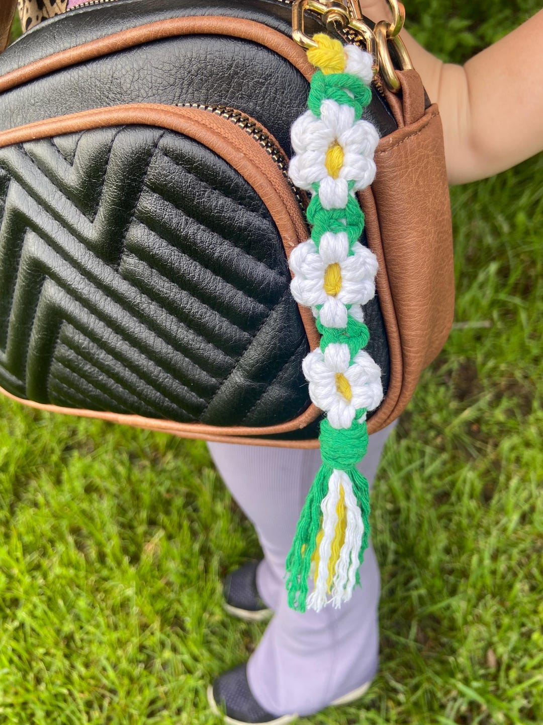 Macrame Daisy Keychain/ Graduation Gift/ Macrame Keychain/ Macrame ...