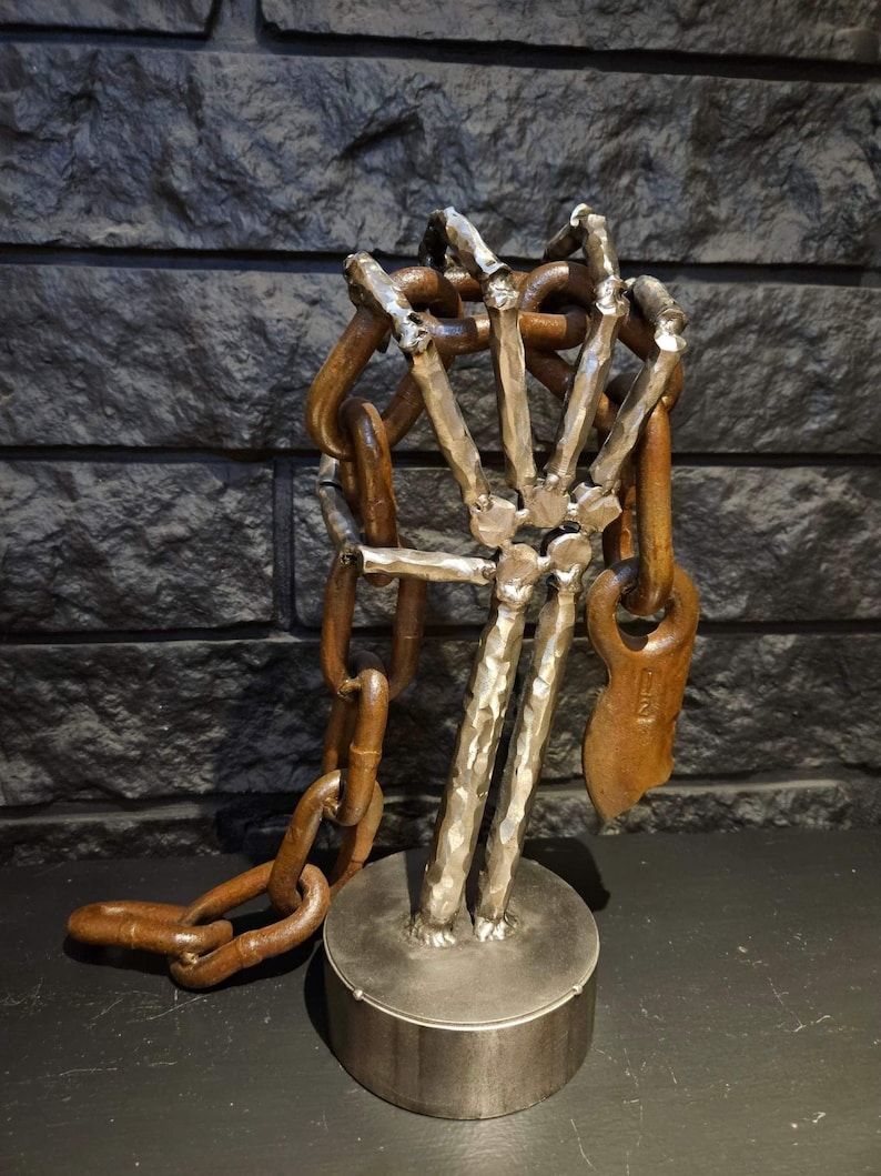 BROKEN ART SCULPTURE, Chains, Metal Art, Industrial Art, Art Deco ...