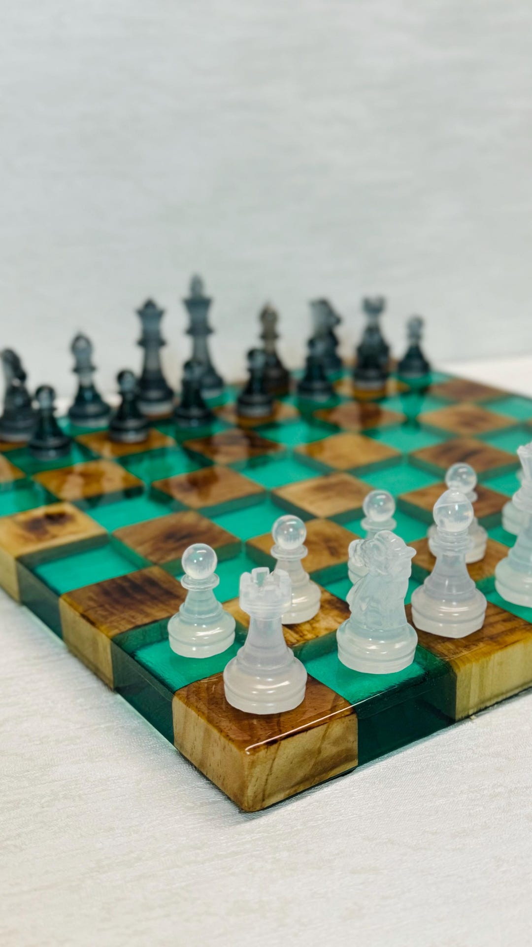 Schach aus Epoxidharz und Holz | Schachset | Schach personalisiert ...