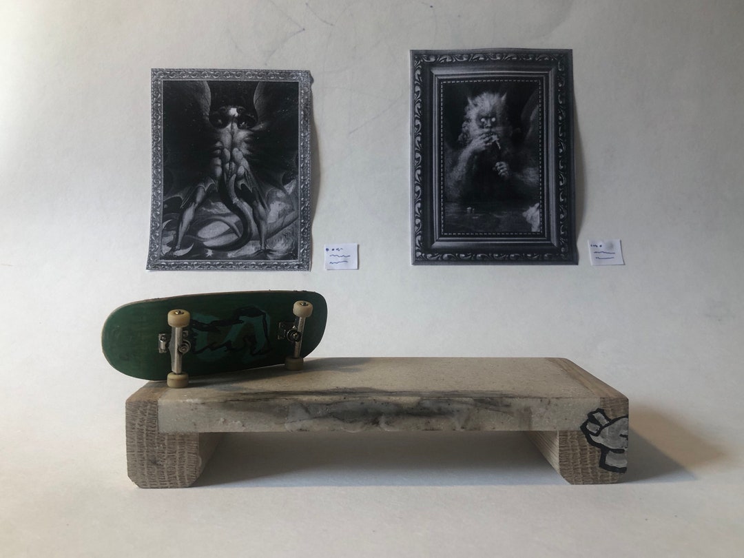 GALLERY BENCH Realistic Fingerboard Street Obstacle in Corian & Oak - Etsy