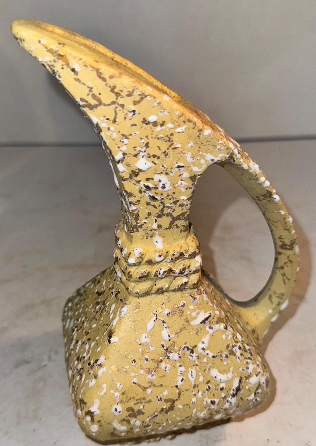 Savoy MCM Vintage Ceramic Weeping Gold Cream Yellow Textured Pitcher 7. ...
