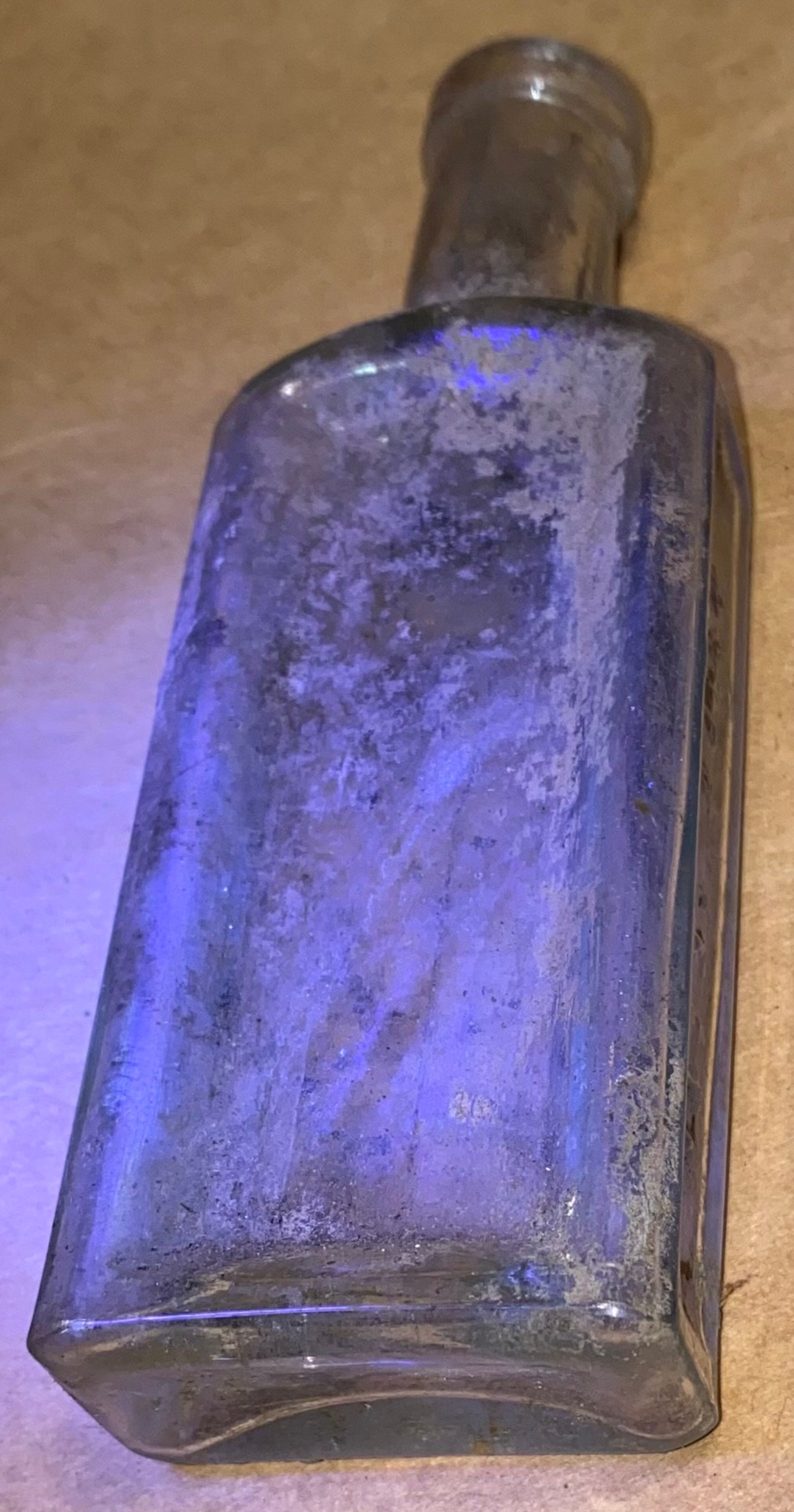 Antique Hand Dug Uranium Glass Embossed price 25 Cts, Modoc Oil Bottle ...
