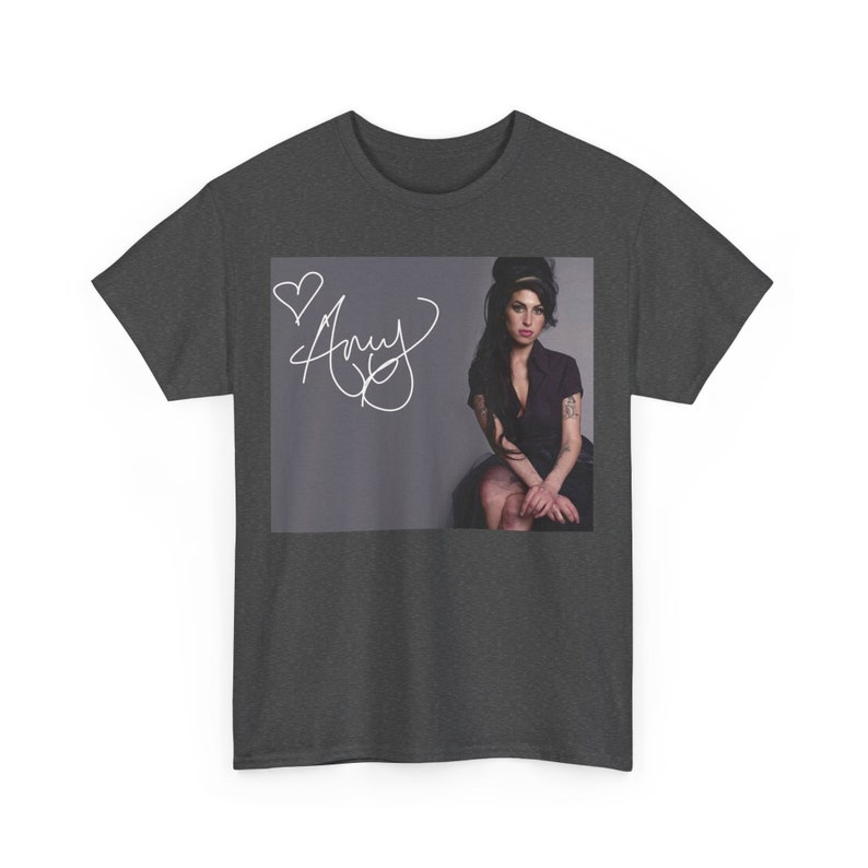Amy Winehouse Autograph Photo 2 Signed With Love, Amy Graphic Tee, 90s ...