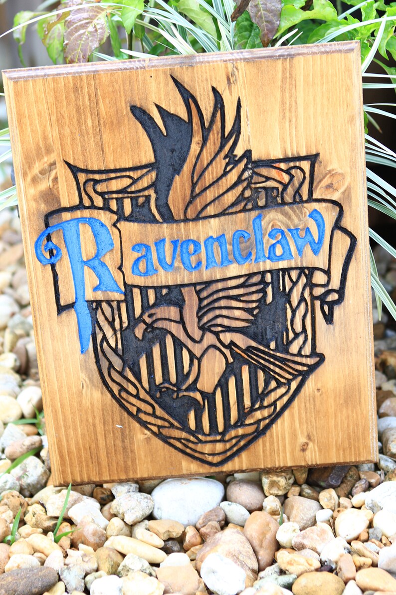 Wizard House Crest Sign - Etsy