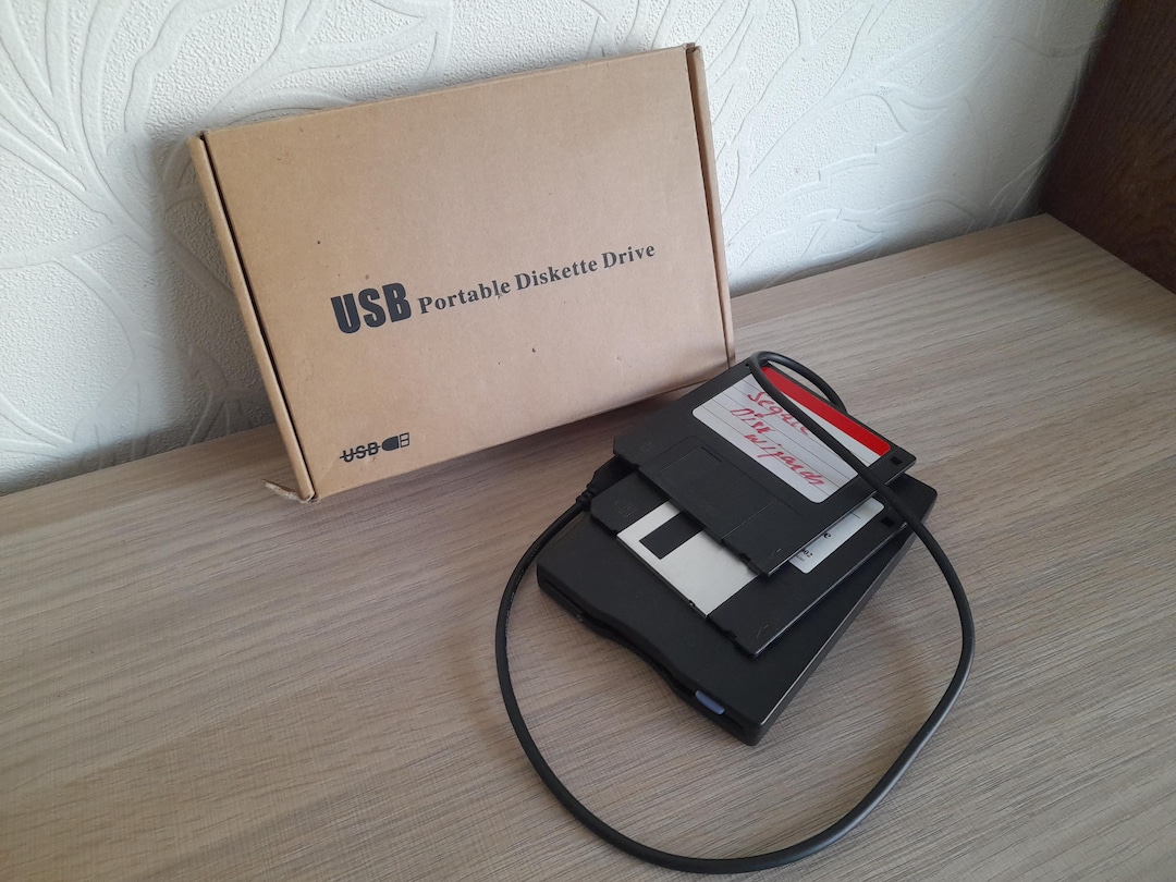 Vintage USB Floppy External Drive Set With Box and Flexible Discs ...