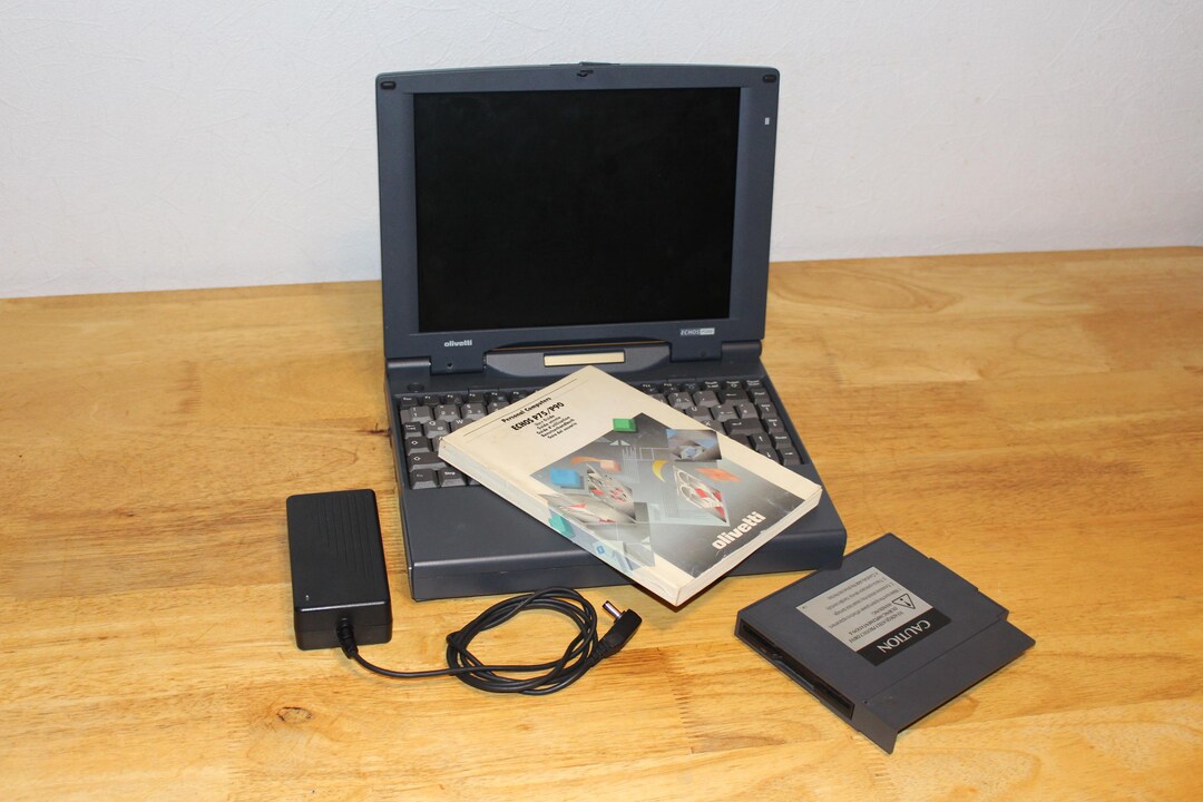 Olivetti 800 , Vintage Portable PC From 1996 , Echos P75/P90 , Untested ...