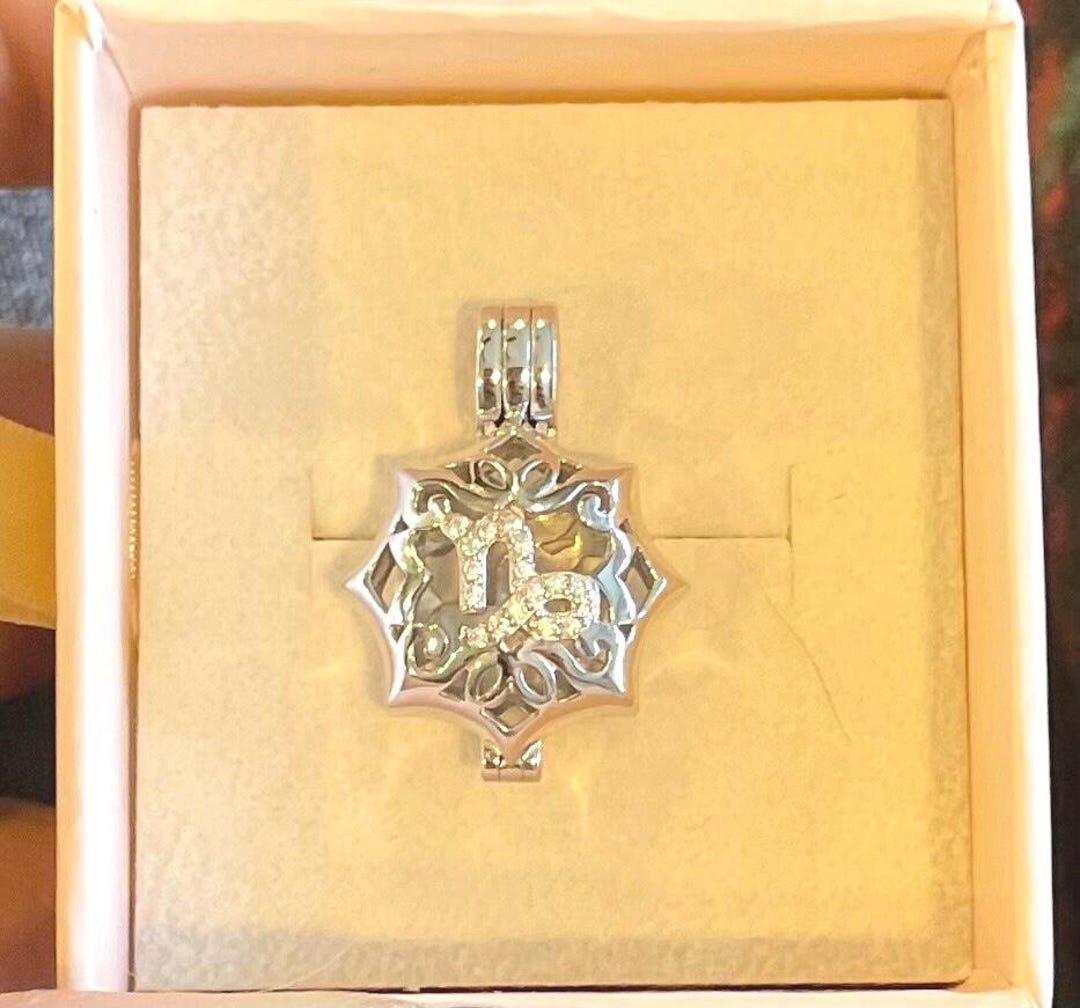 It’s Pearl Time Capricorn Cage With Necklace. Brand New! It's Pearl ...