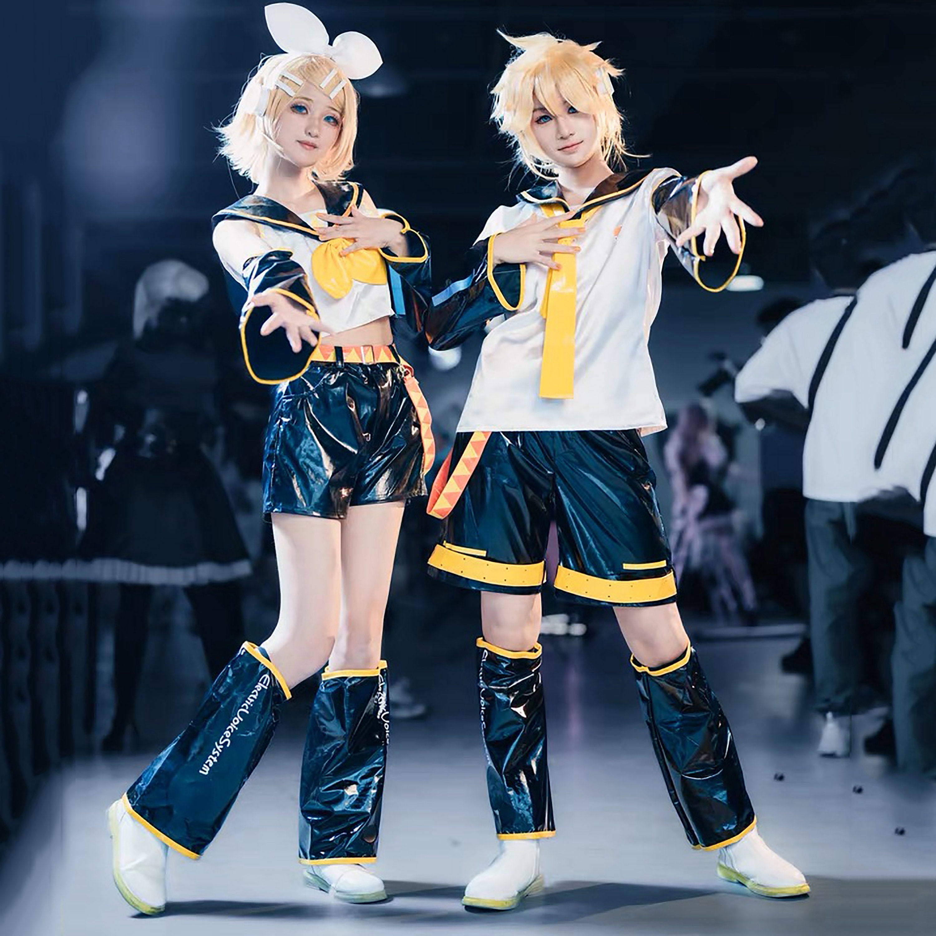 Rin Kagamine Cosplay