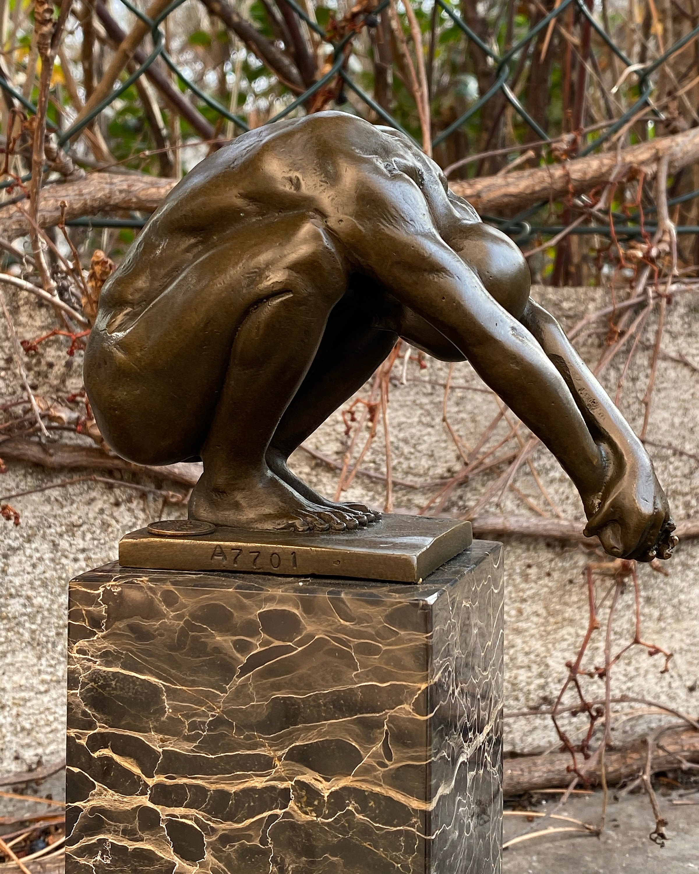 Luxury Bronze Statue Statuette of a Man Decoration Modern Art Gift Idea ...