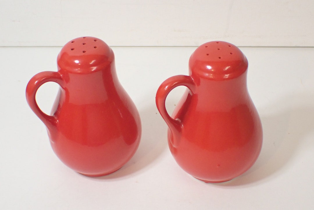 Vintage Hall China Chinese Red Salt and Pepper Shakers - Etsy