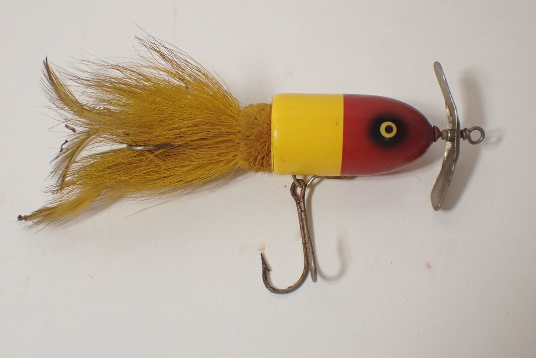Mint Musk-e-monk Vintage Wood Red & Yellow Fishing Lure - Etsy