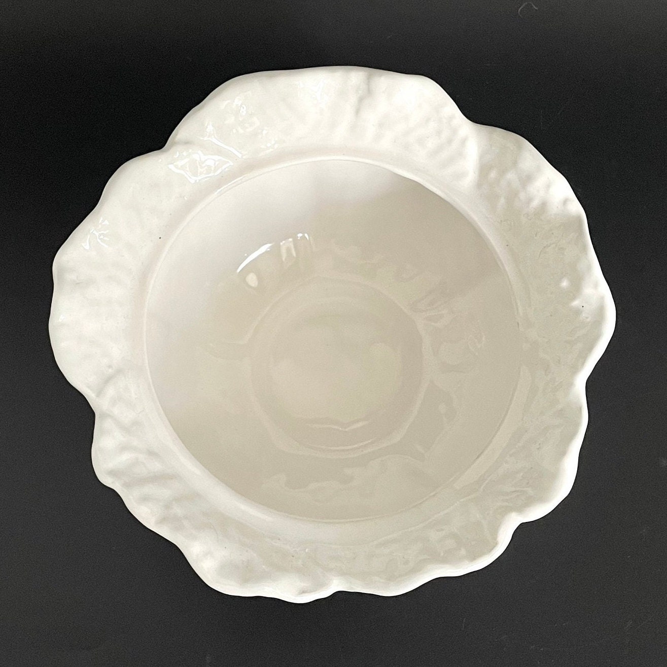 White Portuguese Cabbage Ware Bowl With Lid , Bordallo Pinheiro Style ...