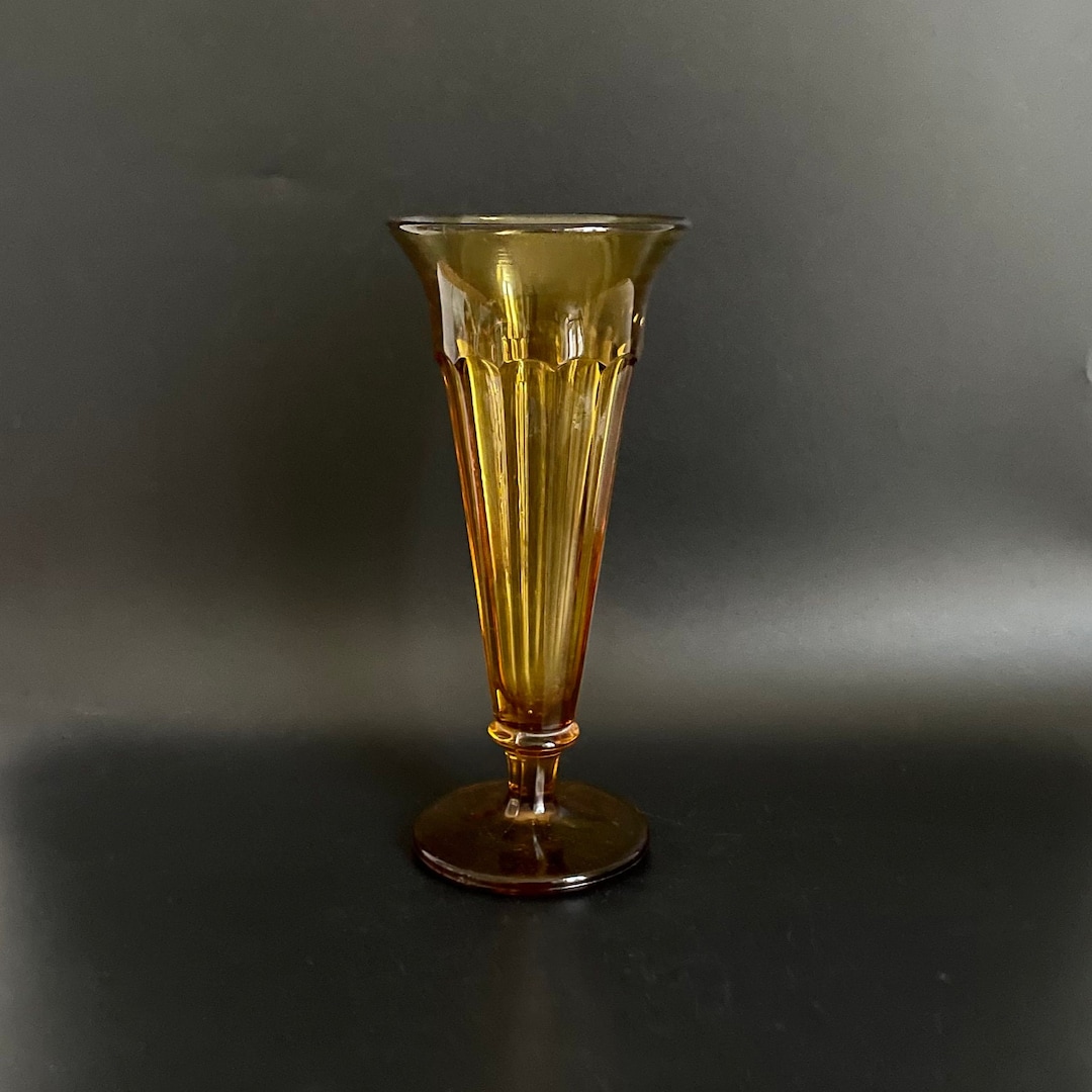 Elegant Mid Century Modern Amber Fluted Glass Vase Flowers Bouquet ...