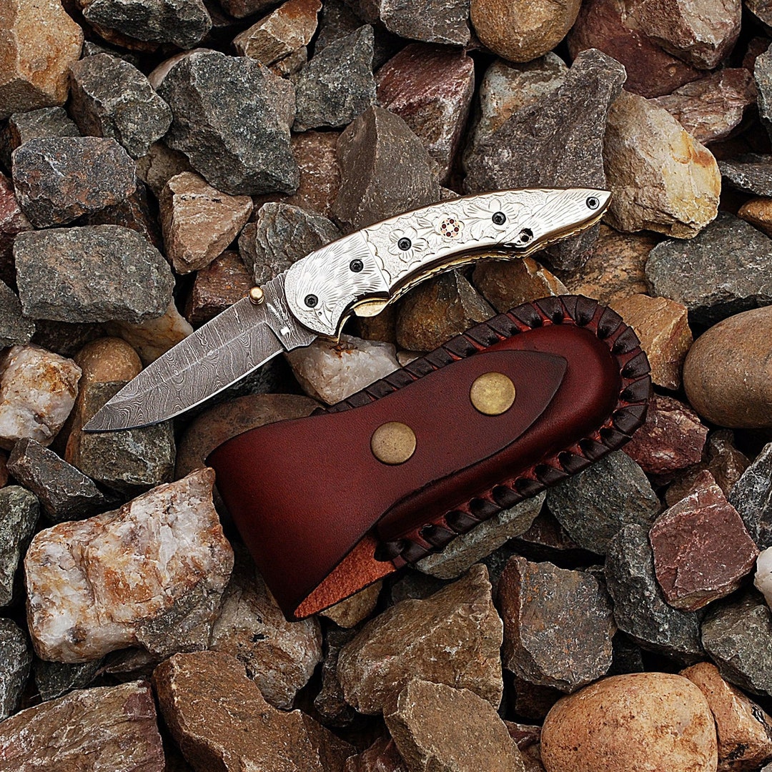 Hand Engraved Traditional-style Liner Lock Pocket Knife With Silver ...