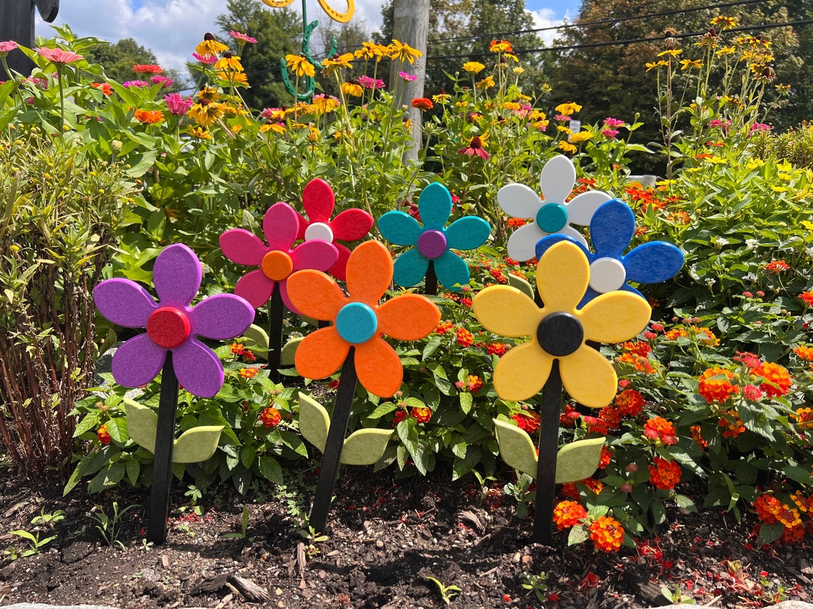 Poly Daisy Garden Decorations W/ Stake - Etsy