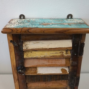 NEW Rustic Reclaimed Wood Farmhouse Hanging Key Cupboard Wall Decor Key ...