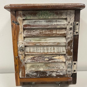 NEW Rustic Reclaimed Wood Farmhouse Hanging Key Cupboard Wall Decor Key ...