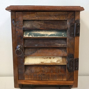 NEW Rustic Reclaimed Wood Farmhouse Hanging Key Cupboard Wall Decor Key ...