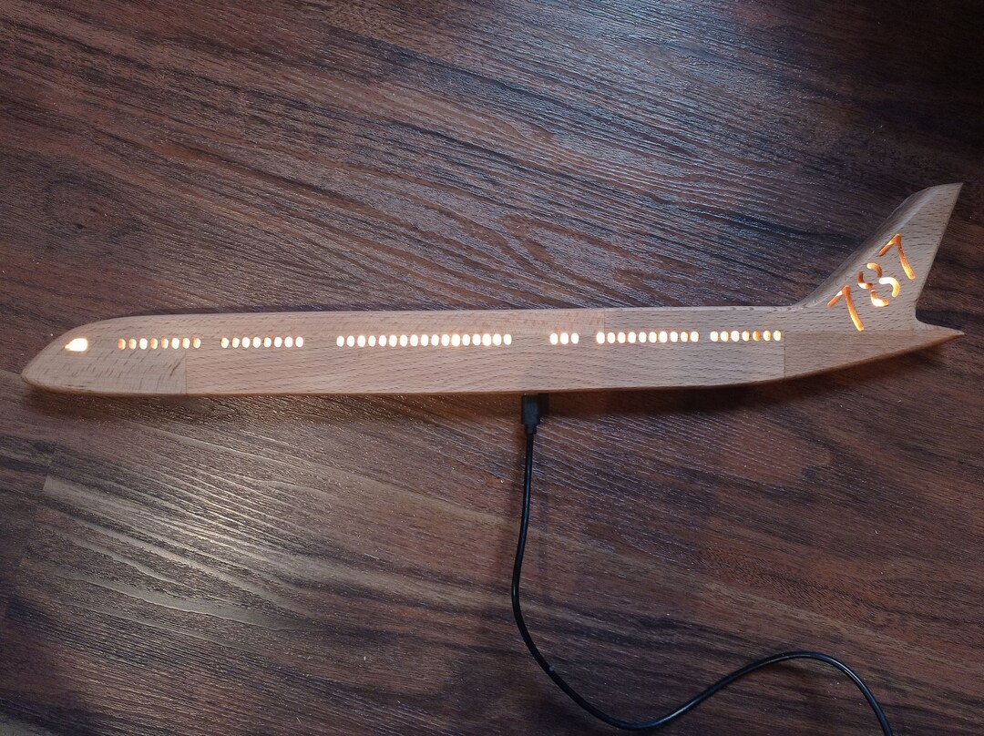 Boeing 787 Dreamliner Airplane Airliner 1:150 LED Wooden Wall Picture ...