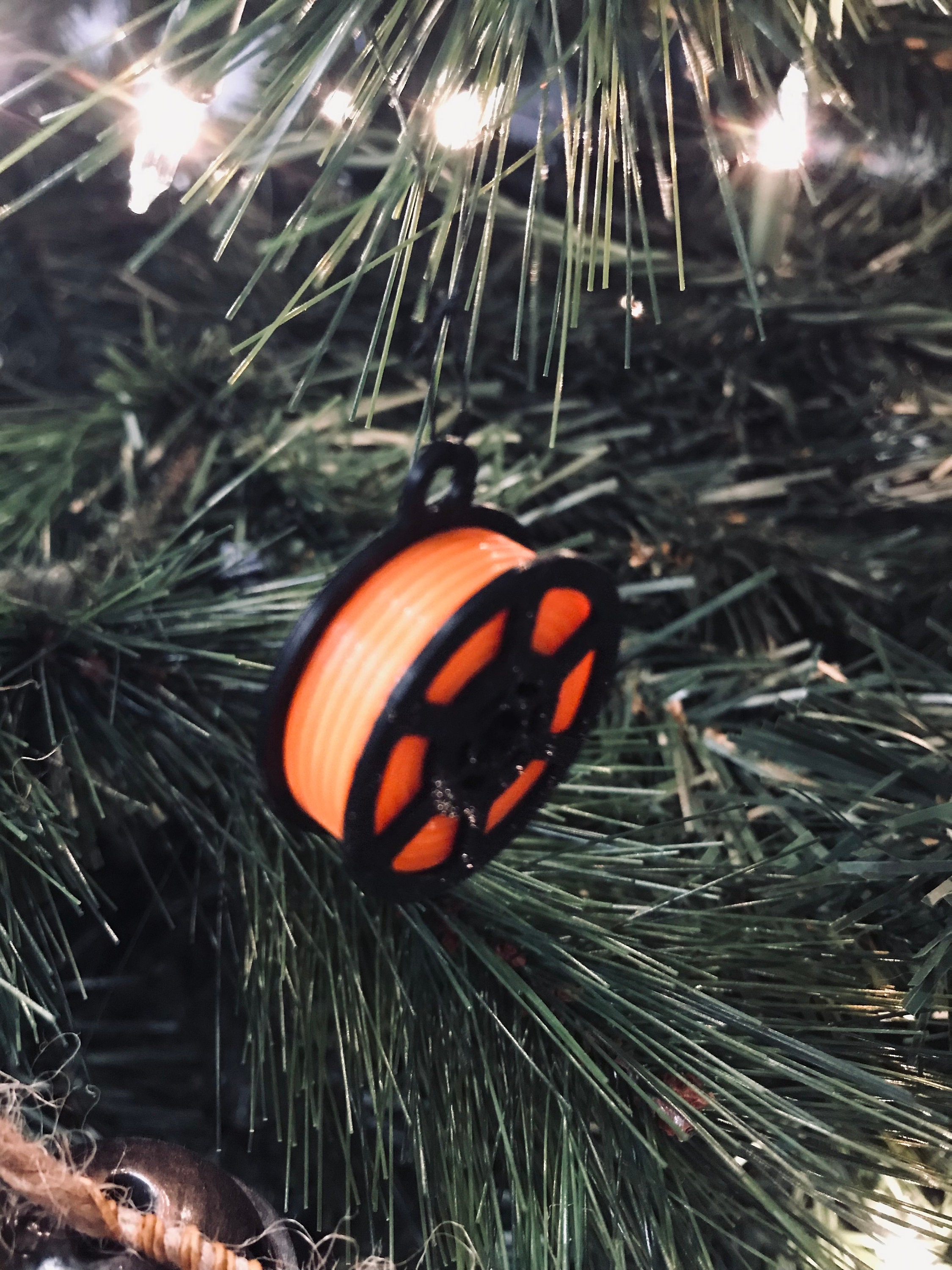 Sparkling 3D Printed Mini Spools: A Unique Gift for Everyone on Your ...