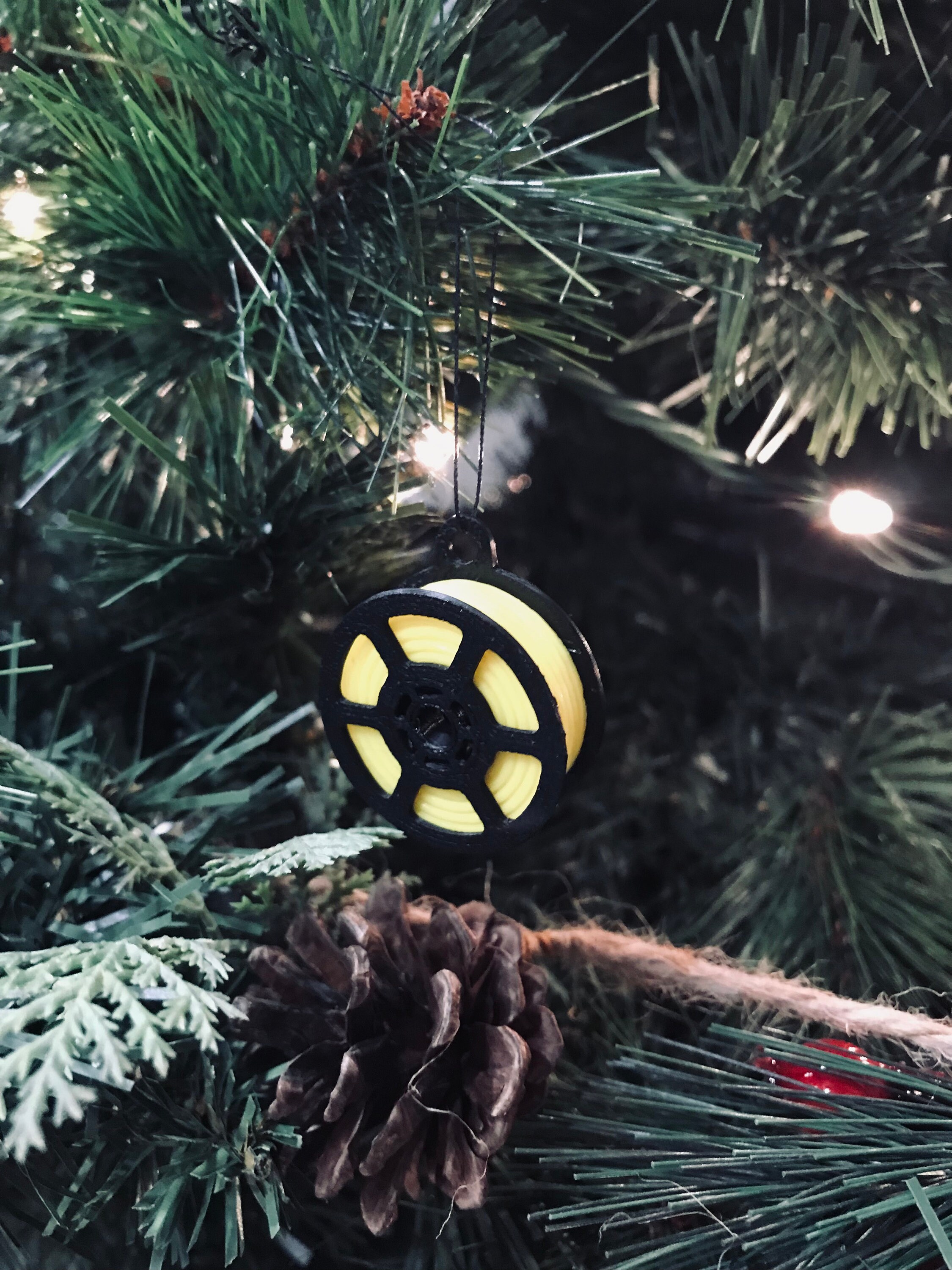 Sparkling 3D Printed Mini Spools: A Unique Gift for Everyone on Your ...