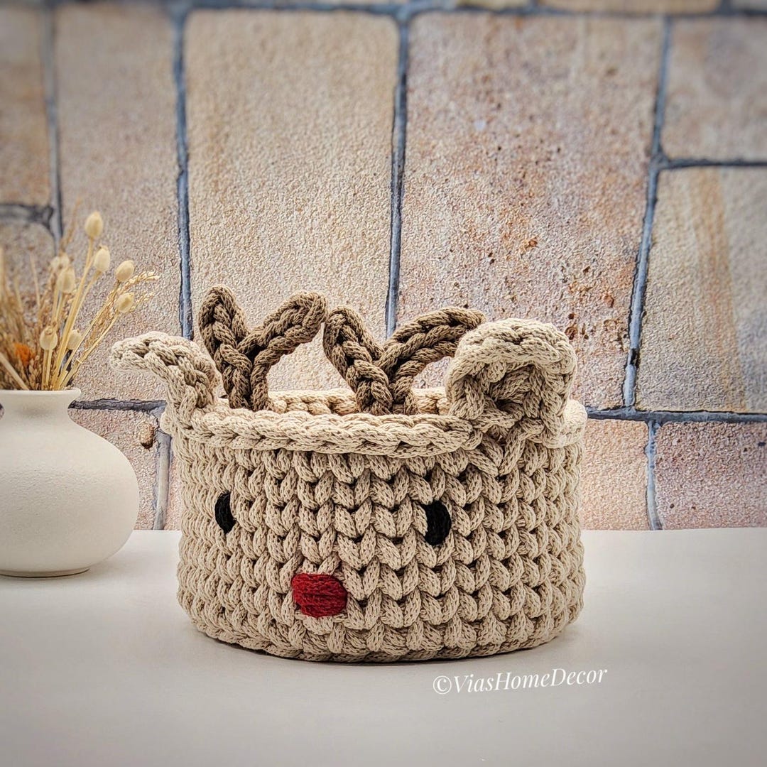 Crochet Basket With Reindeer Face | Crocheted Christmas Decoration ...