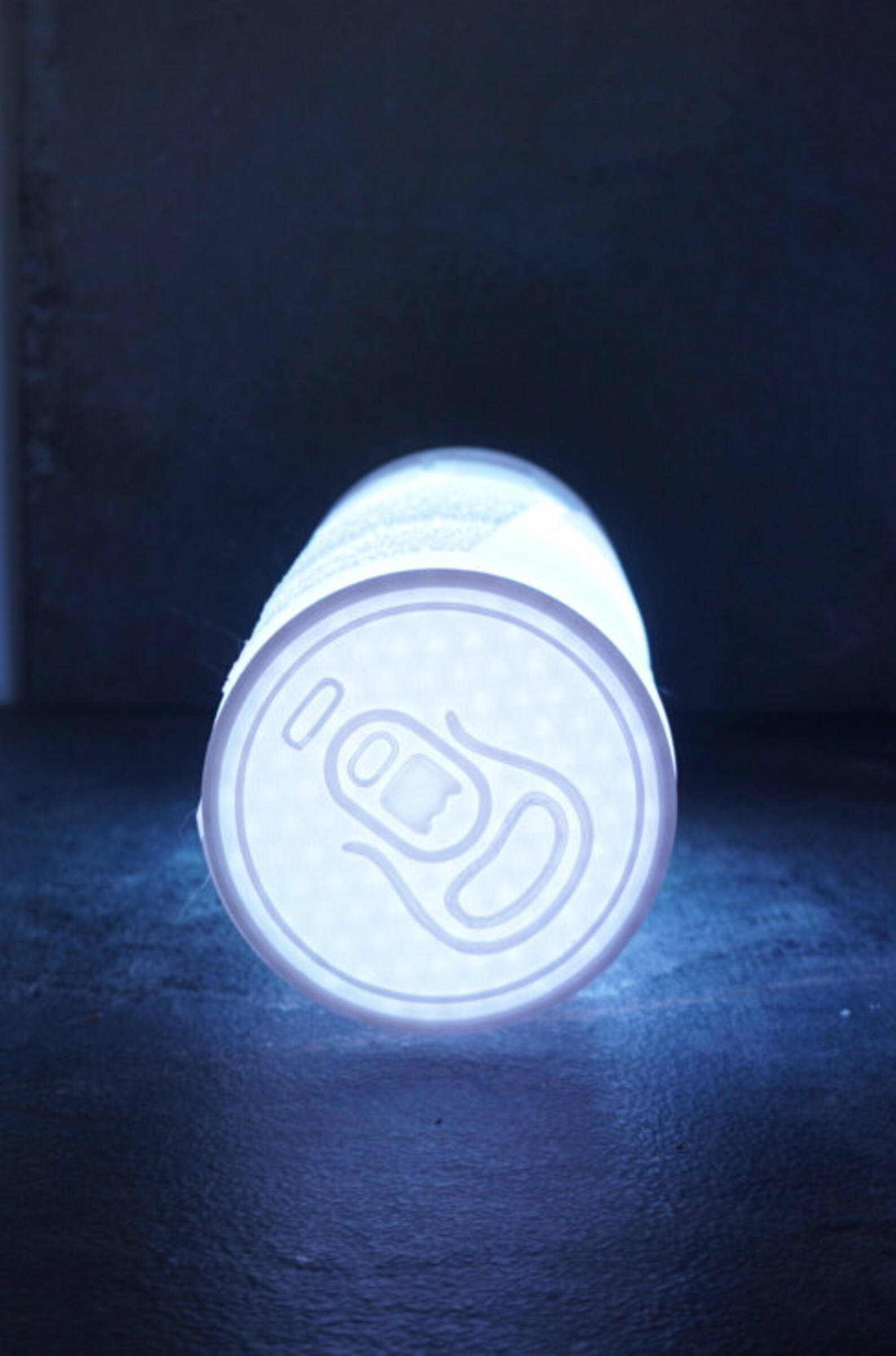 The Red Bull Can Lamp: the Perfect Lighting for the Real Red Bull Fan ...