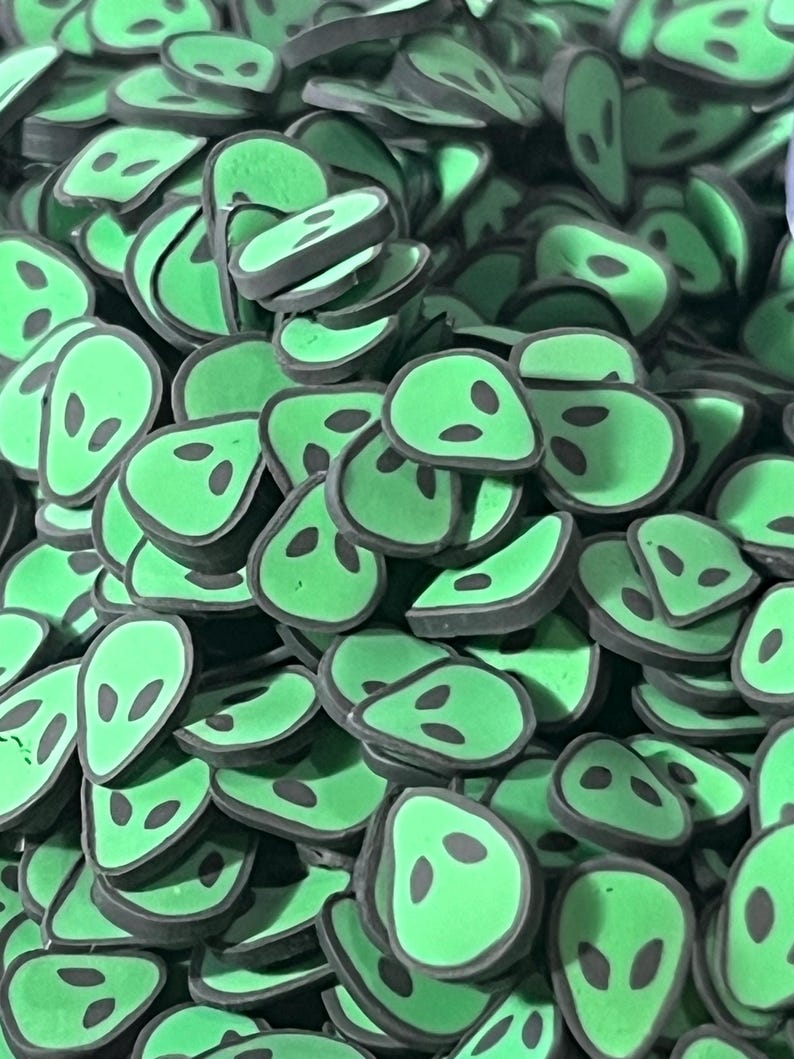 20g 10mm Mini Green Alien Head Halloween Polymer Clay Slices | UFO ...
